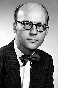 Tom Patterson, the Father of Canada's Stratford Festival, Dead at 84 ...