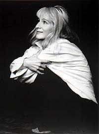 Bug Postpones Start as Shannon Cochran Replaces Amanda Plummer | Playbill