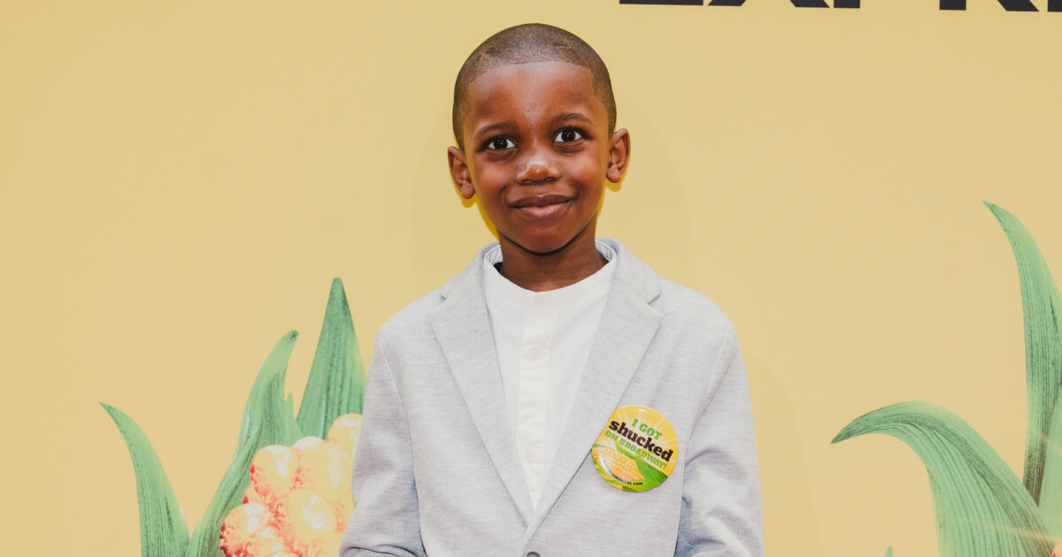 Take a Look at the Red Carpet for the Opening Night of Shucked on ...