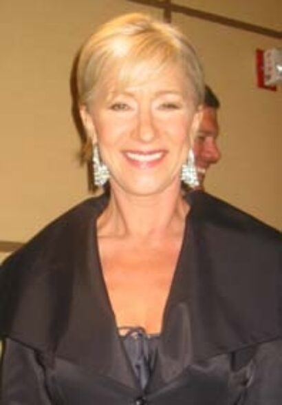 TONY PHOTO CALL: 2004 Presenter Helen Mirren | Playbill