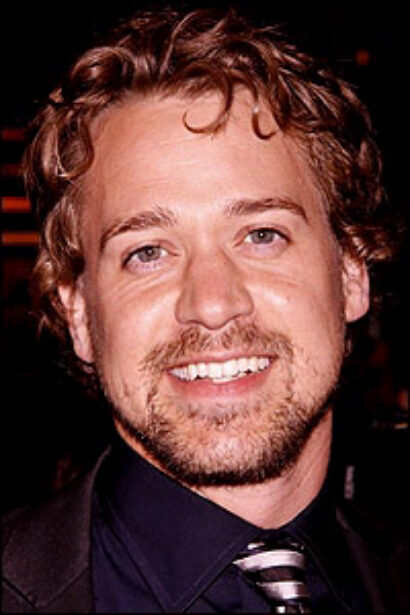 Classic Stage Company Romeo & Juliet Star T. R. Knight Ties the Knot ...