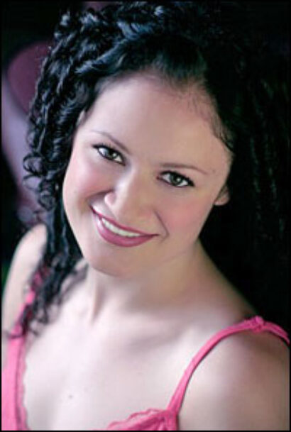 Lindsay Thomas, Stratford Festival Actress, Dies at 31 | Playbill