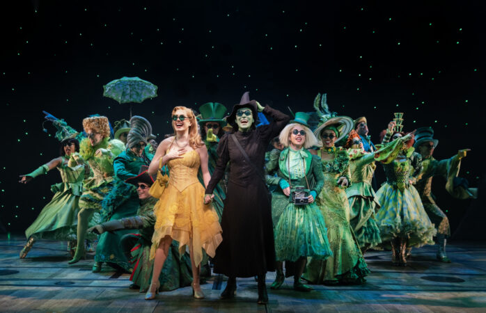 Watch 4 Elphabas and 4 Glindas Chat About Playing Leading Roles in ...