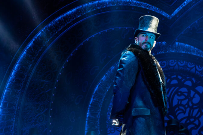 See New Production Photos of the Moulin Rouge! The Musical's National ...