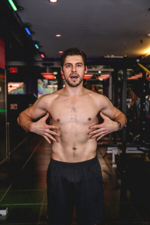 How Frozen Actor Andrew Pirozzi Stays Fit Enough to Play a Reindeer ...