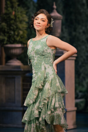 To Sarah Hyland, The Great Gatsby's Daisy Buchanan Is a Survivor | Playbill