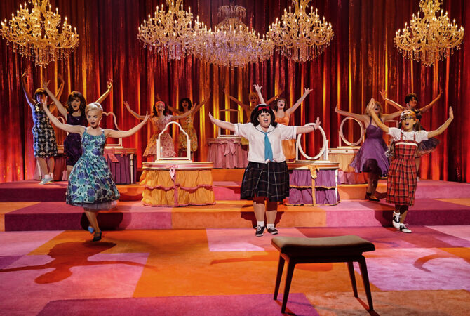 Photos: Marissa Jaret Winokur Visits Nina West and Cast of Hairspray ...