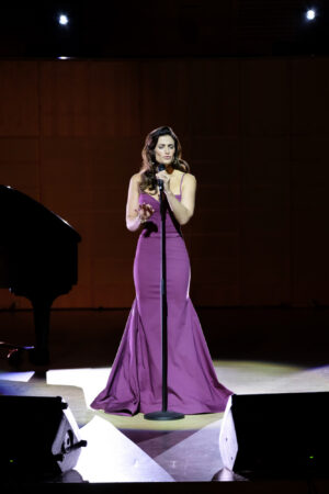First Look at Idina Menzel and Nia Long in Beaches | Playbill