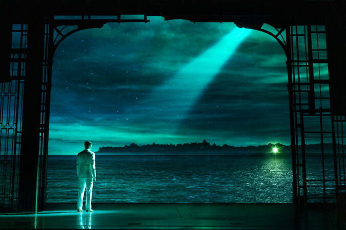 Photos: Get a 1st Look at Sarah Hyland and Ryan McCartan in Broadway's ...