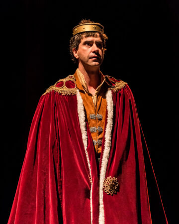 Watch Tom Hanks’ Impromptu, In-Character Address to Audience During Mid ...