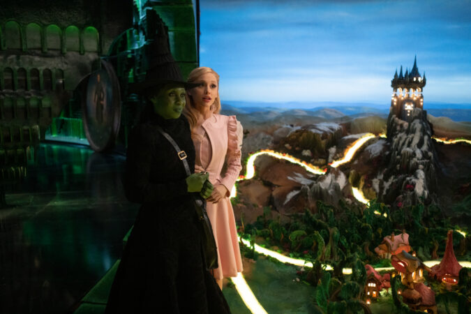Wicked Is Coming Back to Movie Theatres—With a 1st Look at Wicked: For ...