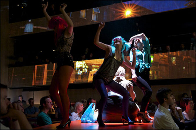 PHOTO CALL: Earthquakes in London at London's National Theatre | Playbill