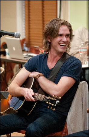 Singer-Songwriter Burt Bacharach Dies at 94 | Playbill