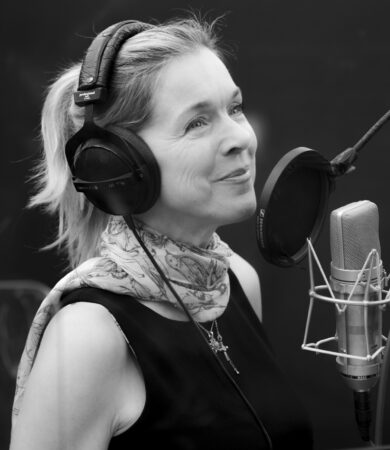 London Follies Star Janie Dee Records Debut Solo Album | Playbill