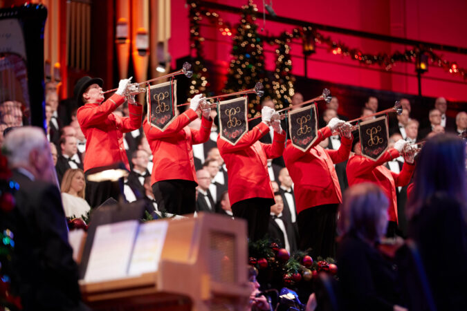 Christmas With the Mormon Tabernacle Choir, Featuring Sutton Foster ...