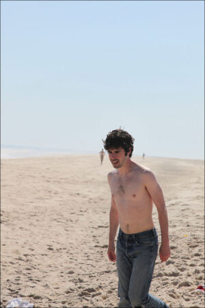 Photo Exclusive: A Day at the Beach with Seth Numrich and the Cast of ...