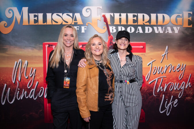 Check Out Photos From Off-Broadway Opening of Melissa Etheridge's Solo Show at New World Stages ...