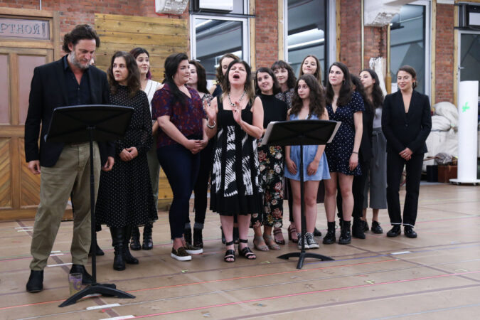 Yehezkel Lazarov and the Cast of Fiddler on the Roof Give a Pre-Tour ...