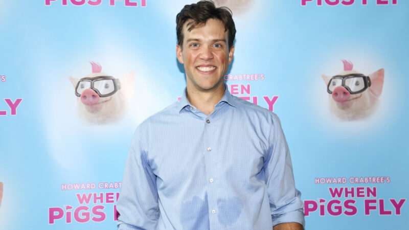 Take a Sneak Peek at When Pigs Fly Off-Broadway | Playbill