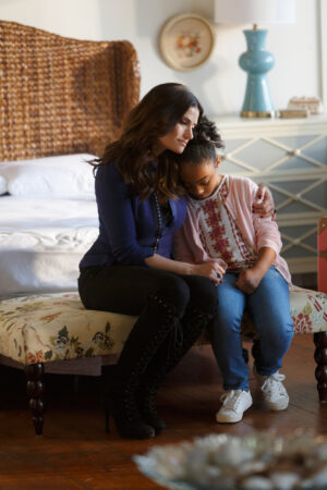 First Look at Idina Menzel and Nia Long in Beaches | Playbill