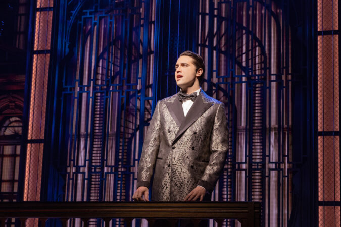 Photos: Get a 1st Look at Sarah Hyland and Ryan McCartan in Broadway's ...