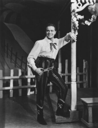 Look Back at the Original Production of Oklahoma! on Broadway | Playbill