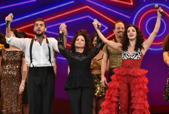 Relive Unforgettable Moments From the 2016 Tony Awards with Hamilton ...