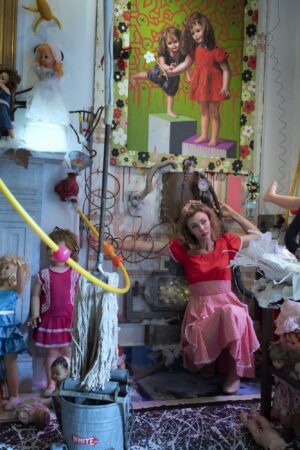 Explore the World of Artist Mikel Glass' New Immersive Theatrical ...