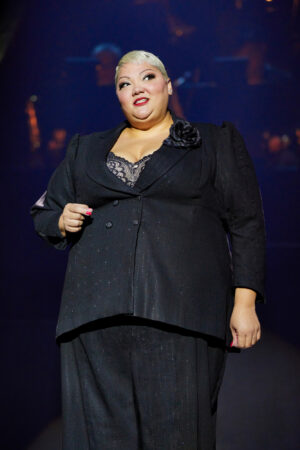 Check Out Production Photos From 25th Anniversary Tour of Chicago ...