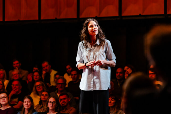 Photos: Minnie Driver Counts Every Brilliant Thing in London's West End ...