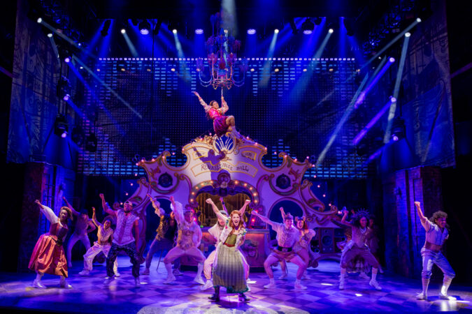 & Juliet Partners With TDF to Provide 1,600 Free Tickets to Students ...