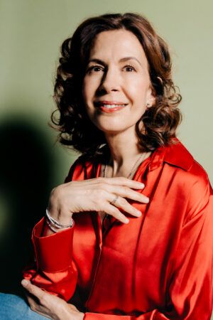 In Eureka Day, Jessica Hecht Plays an Anti-Vaxxer. And She’s ...