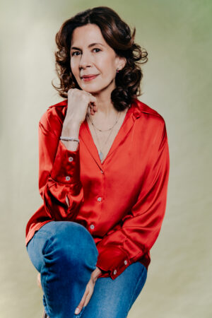 In Eureka Day, Jessica Hecht Plays an Anti-Vaxxer. And She’s ...