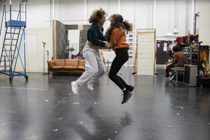 See Who's Starring in New U.K. Tour of Beautiful: The Carole King ...