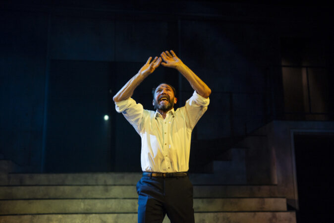 Photos: Get a 1st Look at Macbeth Starring Ralph Fiennes and Indira ...