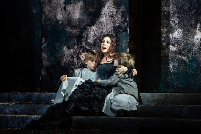 Medea’s Mythic Power Opens the Season for the Metropolitan Opera | Playbill