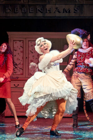 Photos: Ian McKellen Stars in Title Role of Mother Goose U.K. and ...