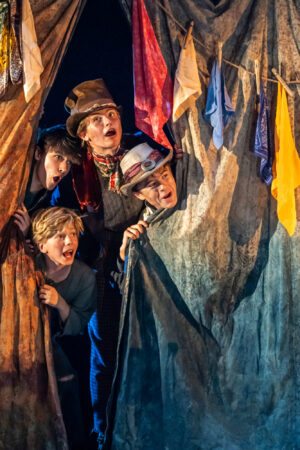 Cast Complete for Cameron Mackintosh's West End Revival of Oliver ...