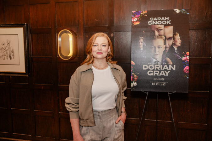For Sarah Snook, 'Gender Can Be a Performance' In The Picture of Dorian ...