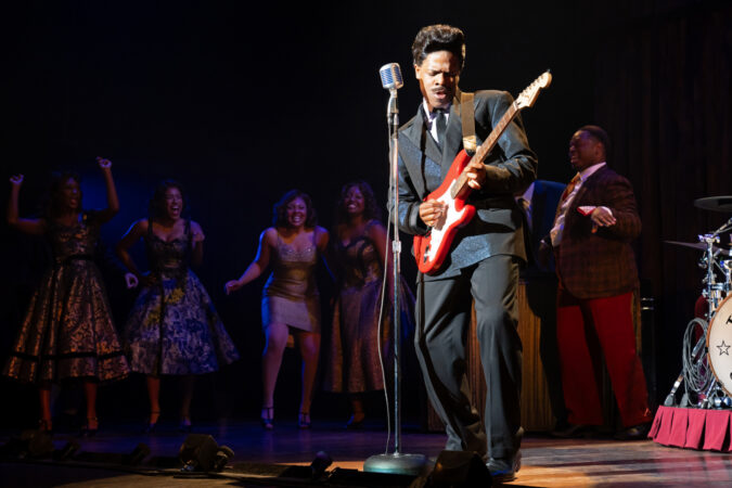 Photos: American Idol Finalist Jayna Elise Leads North American Tour of ...