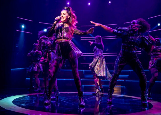 A First Look at Chicago Shakespeare Theater’s Six | Playbill