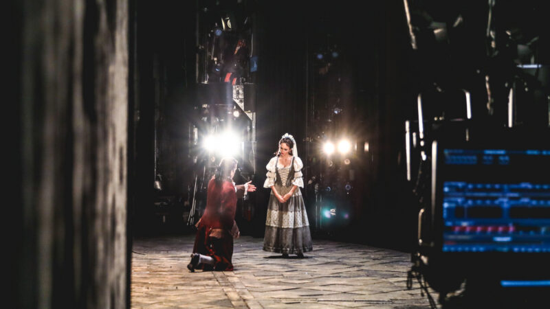 Navigating the Backstage Halls of the Metropolitan Opera With Aida ...