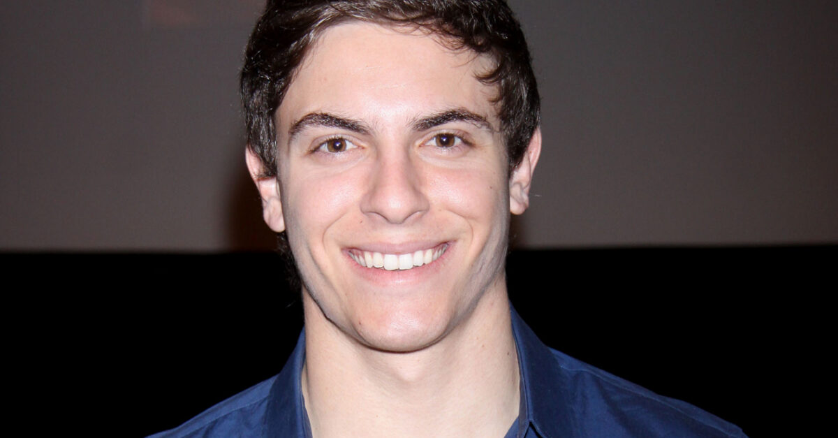 Derek Klena Will Star in Hallmark Christmas Movie Featuring The ...