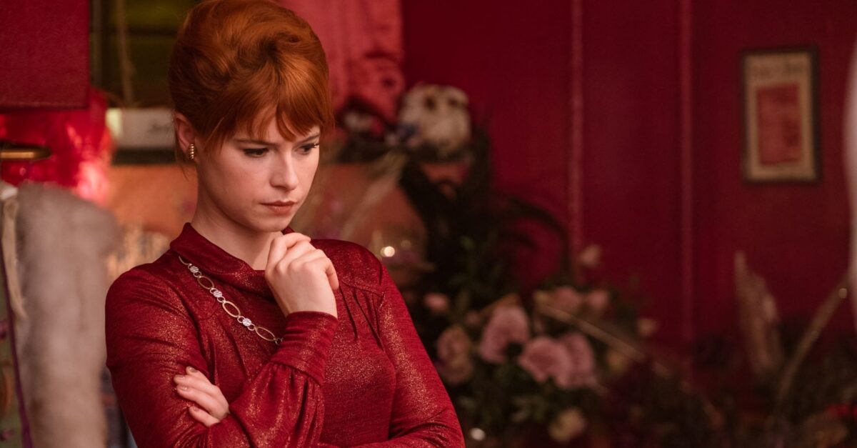 Judy Standout Jessie Buckley on Playing Judy Garland's Guardian Angel ...