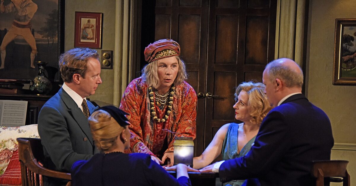 Jennifer Saunders Stars in Noël Coward's Blithe Spirit | Playbill