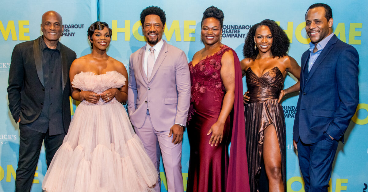 On the Red Carpet: The Broadway Cast of Home on Being 'Completely ...