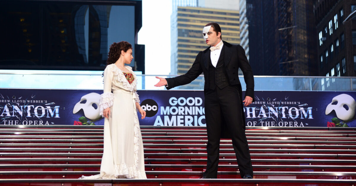 Watch Broadway's The Phantom of the Opera Perform on the Red Steps in ...