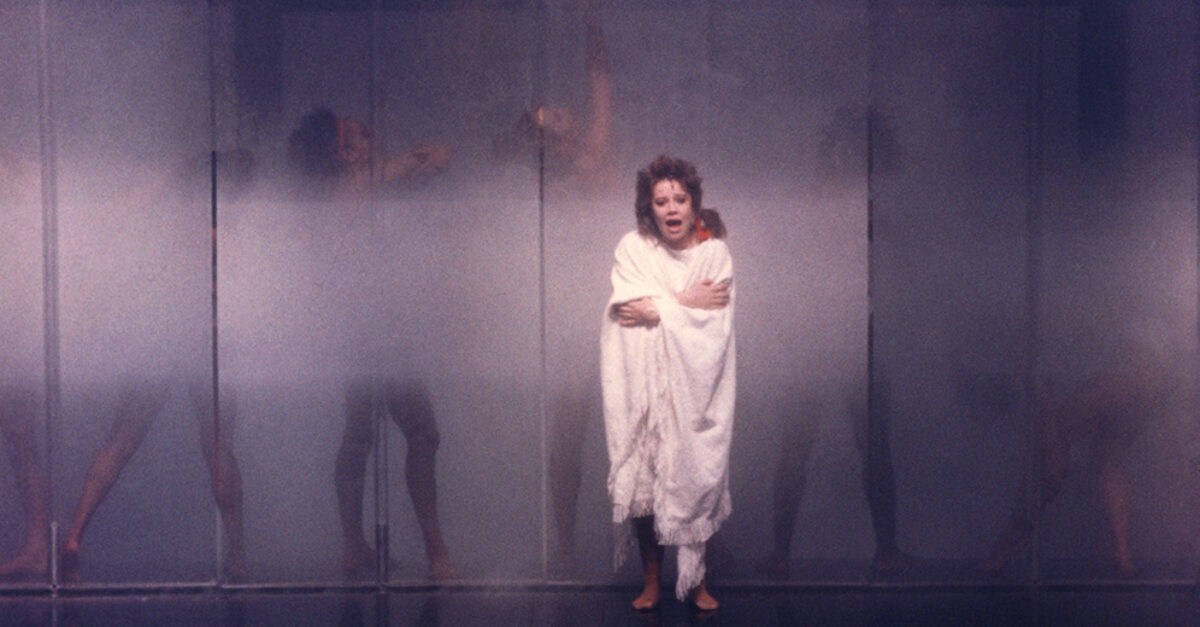 The Behind-the-Scenes Story of How Stephen King’s Carrie First Became a ...