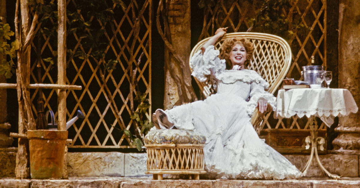 Metropolitan Opera Salutes Beverly Sills, Leontyne Price, Renée Fleming ...