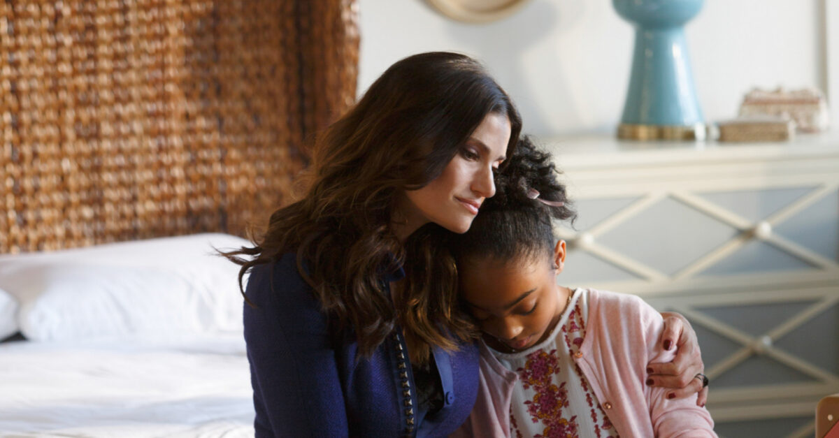 Read Reviews for Beaches Remake Starring Idina Menzel | Playbill